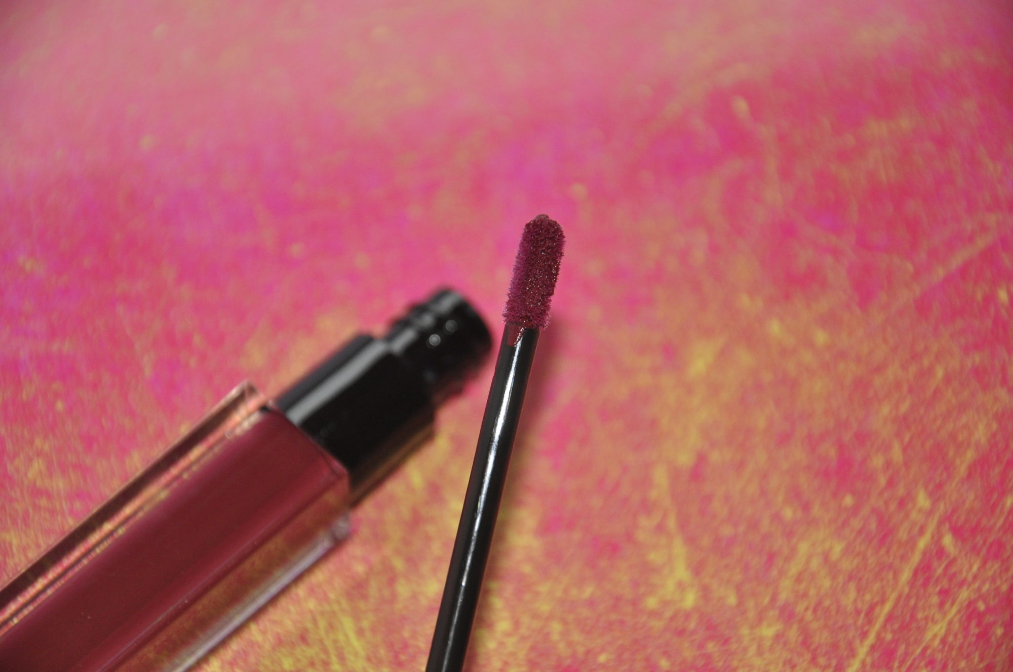 Pas vraiment convaincue de la teinte Unspeakable des Velvet Lip Glide ...